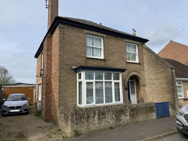 3 Bedroom Detached House
