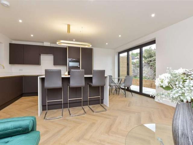 3 Bedroom Detached House
