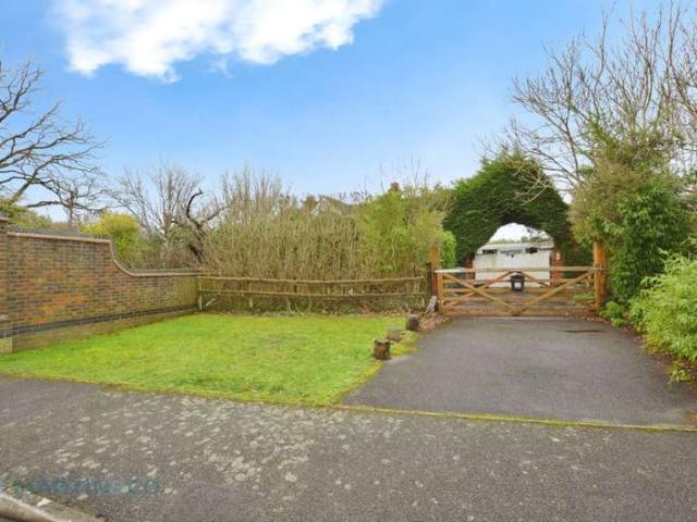 3 Bedroom Detached House