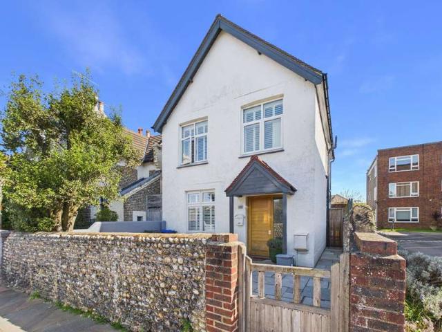 3 Bedroom Detached House