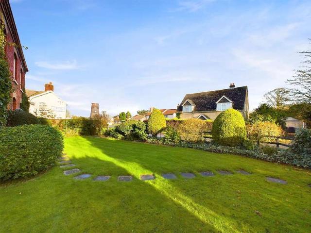 3 Bedroom Detached House