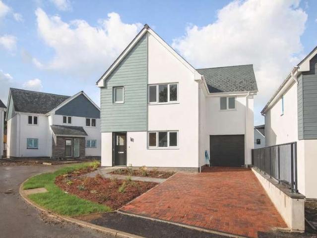 3 Bedroom Detached House