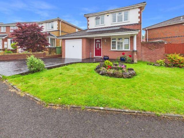 3 Bedroom Detached House