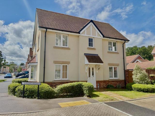 3 BEDROOM Detached House