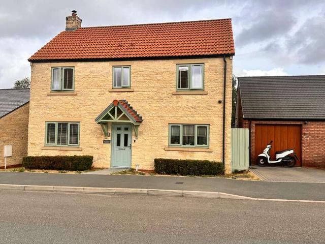 3 Bedroom Detached House