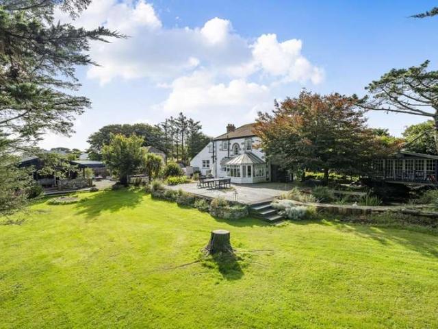 3 Bedroom Detached House