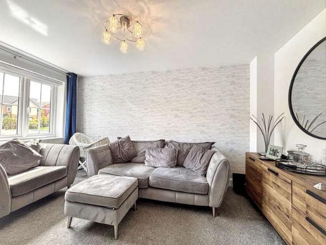 3 Bedroom Detached House