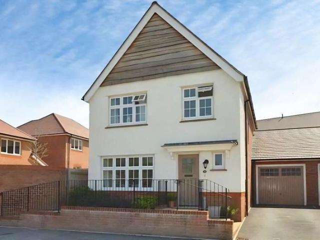 3 Bedroom Detached House