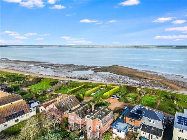 3 Bedroom Detached House