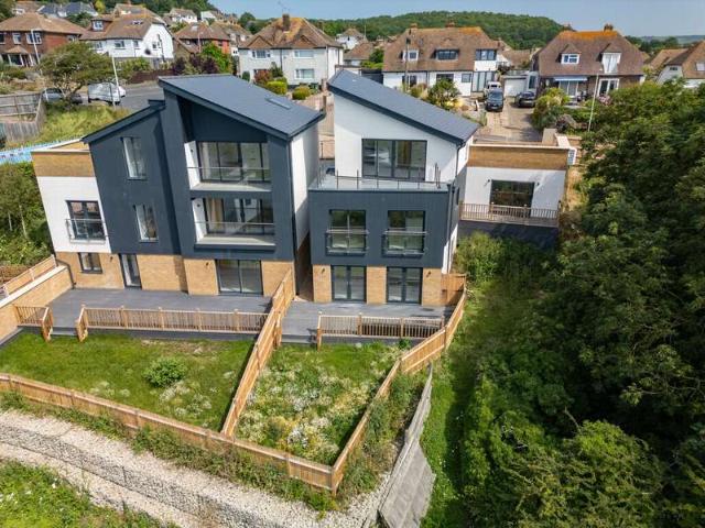 3 Bedroom Detached House