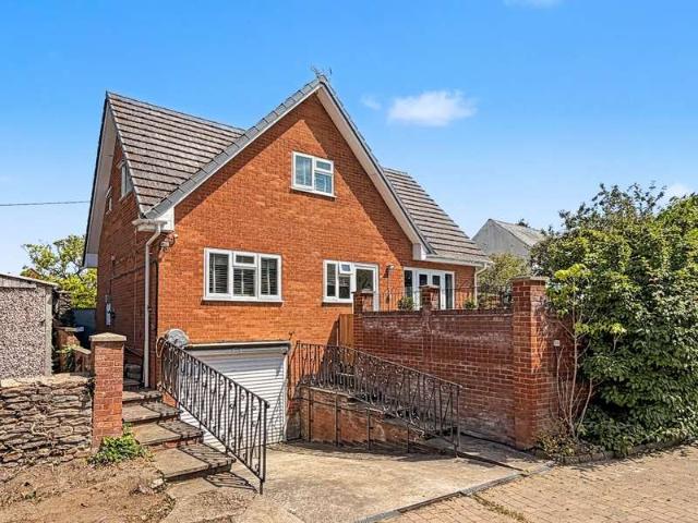 3 Bedroom Detached House