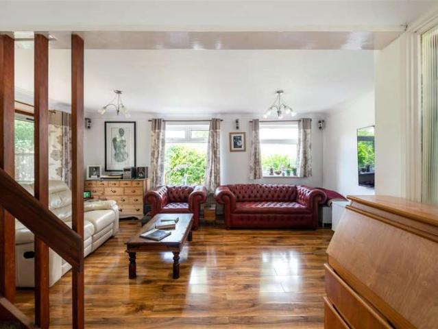 3 Bedroom Detached House