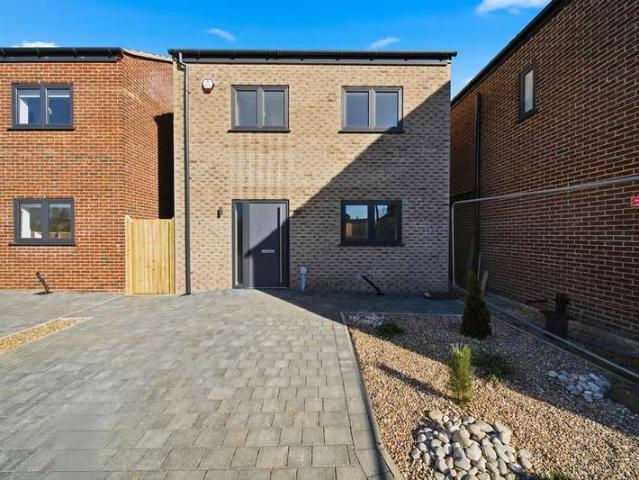 3 Bedroom Detached House