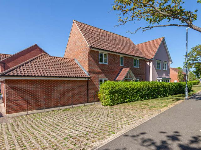 3 Bedroom Detached House