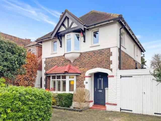 3 Bedroom Detached House