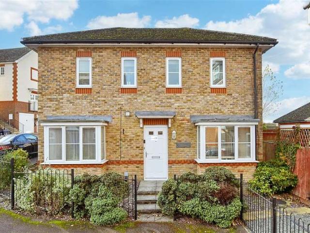 3 Bedroom Detached House