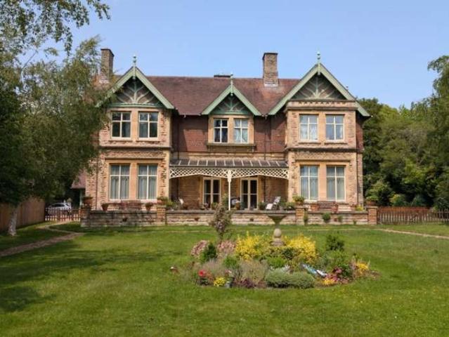 3 Bedroom Detached House