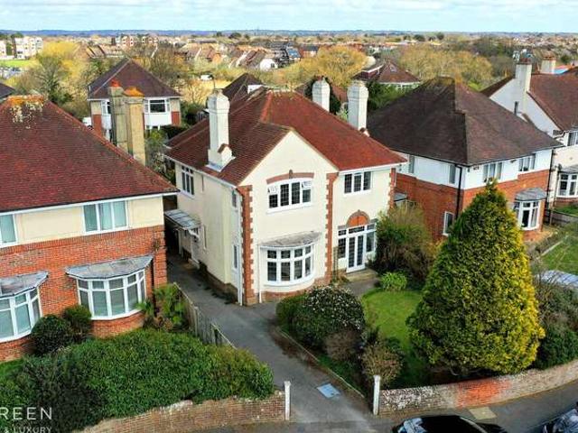 3 Bedroom Detached House