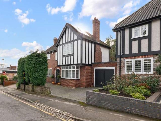 3 Bedroom Detached House