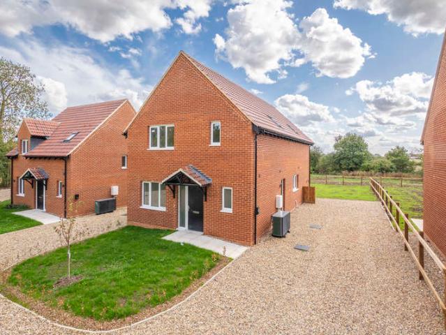 3 Bedroom Detached House