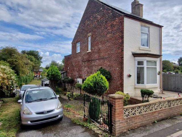 3 Bedroom Land Commercial
