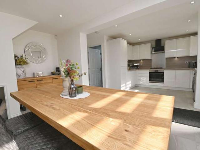 3 Bedroom Detached House