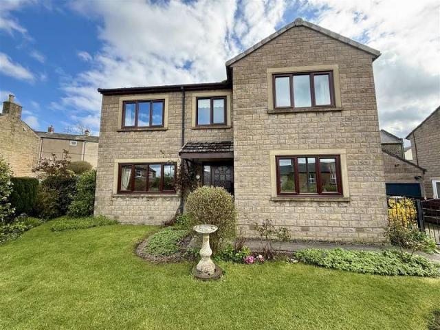 3 Bedroom Detached House