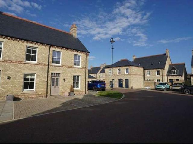 3 Bedroom Detached House
