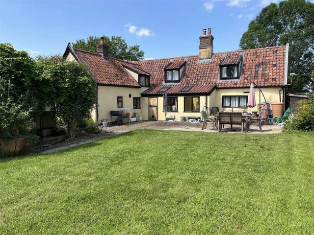 3 Bedroom Detached House
