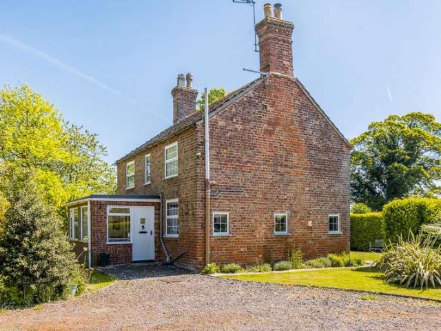 3 Bedroom Detached House