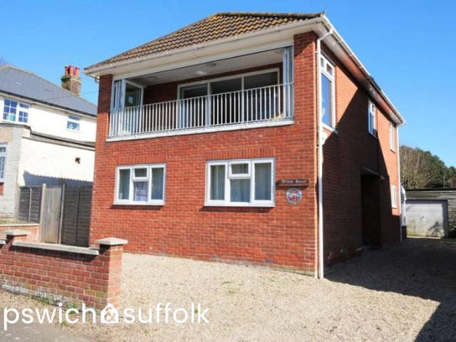 3 Bedroom Detached House