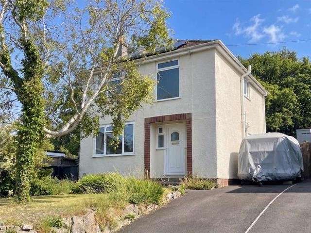 3 Bedroom Detached House