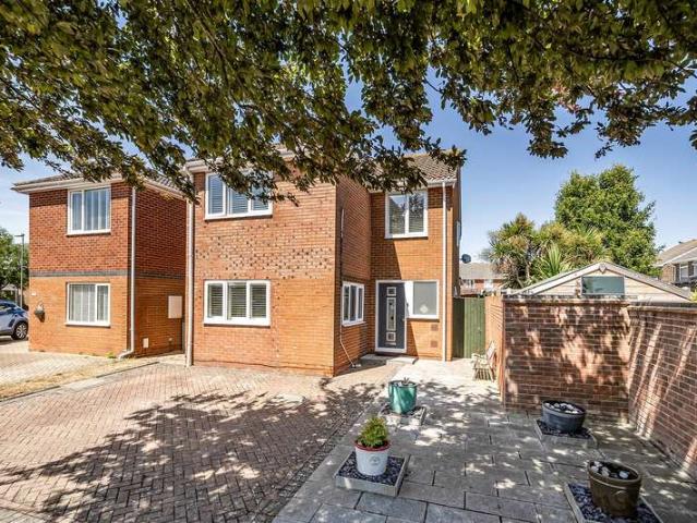 3 Bedroom Detached House