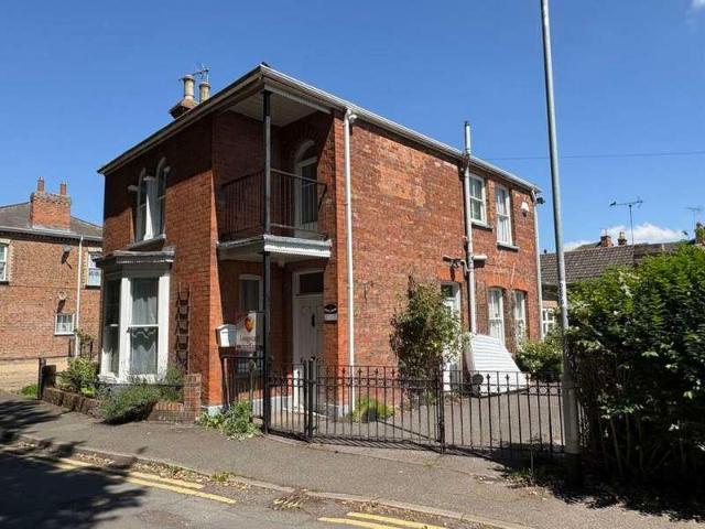 3 Bedroom Detached House