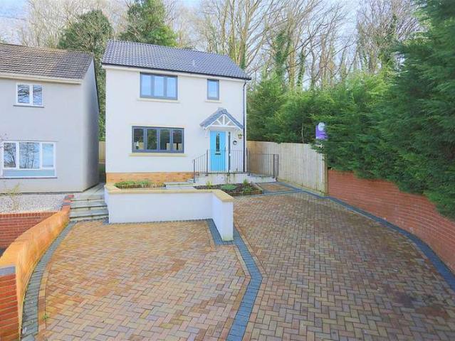 3 Bedroom Detached House