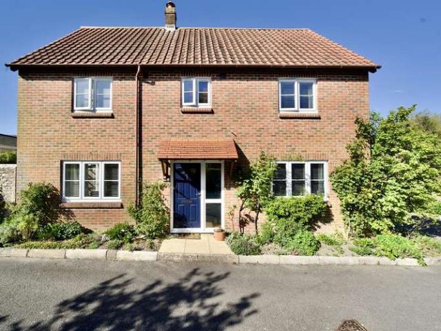 3 Bedroom Detached House