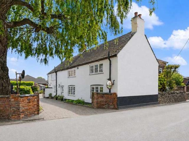 3 Bedroom Detached House