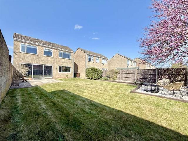 3 Bedroom Detached House