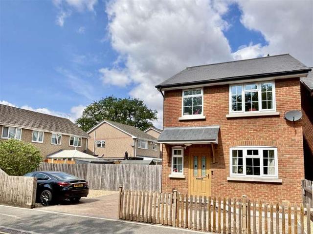 3 Bedroom Detached House