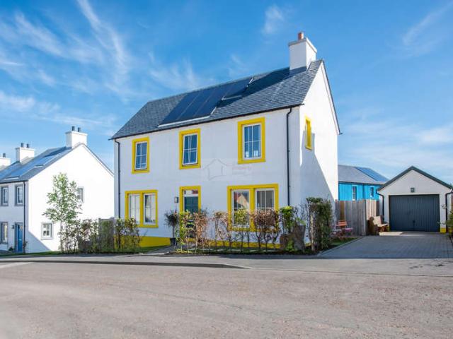 3 Bedroom Detached House