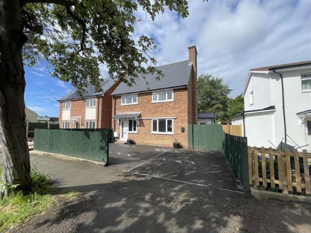 3 Bedroom Detached House
