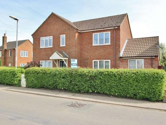 3 Bedroom Detached House