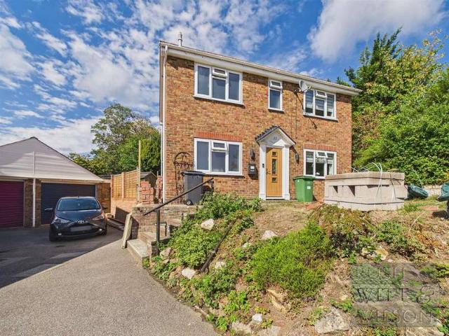 3 Bedroom Detached House