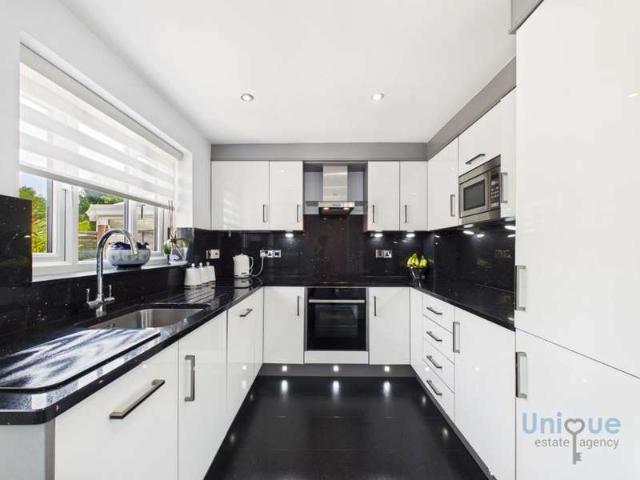 3 Bedroom Detached House