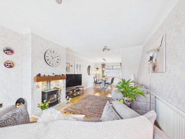 3 Bedroom Detached House