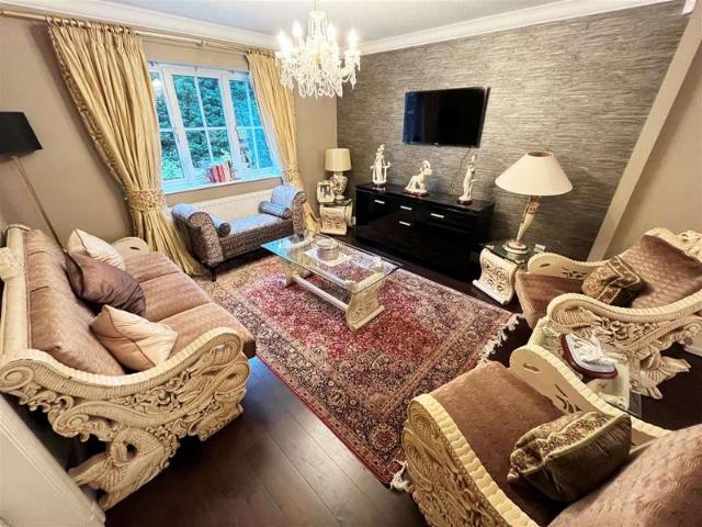 3 Bedroom Detached House