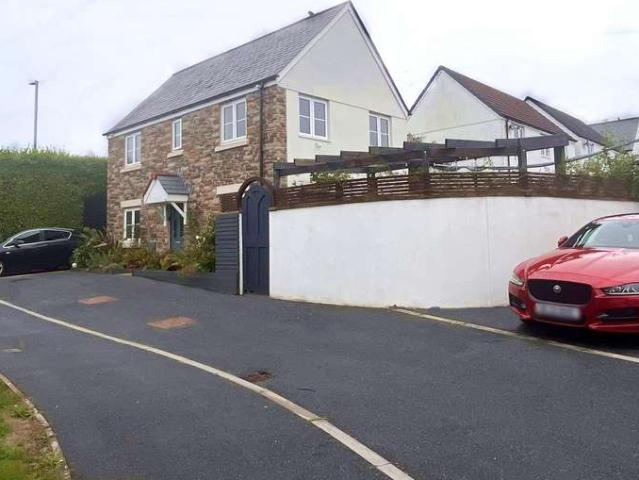 3 Bedroom Detached House