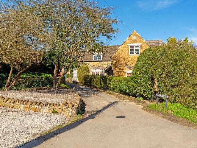 3 Bedroom Detached House
