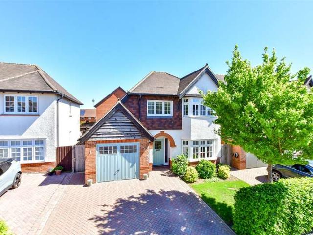 3 Bedroom Detached House