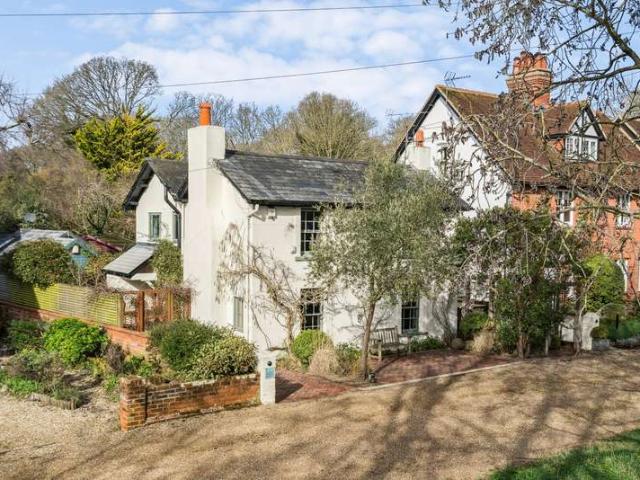 3 Bedroom Detached House